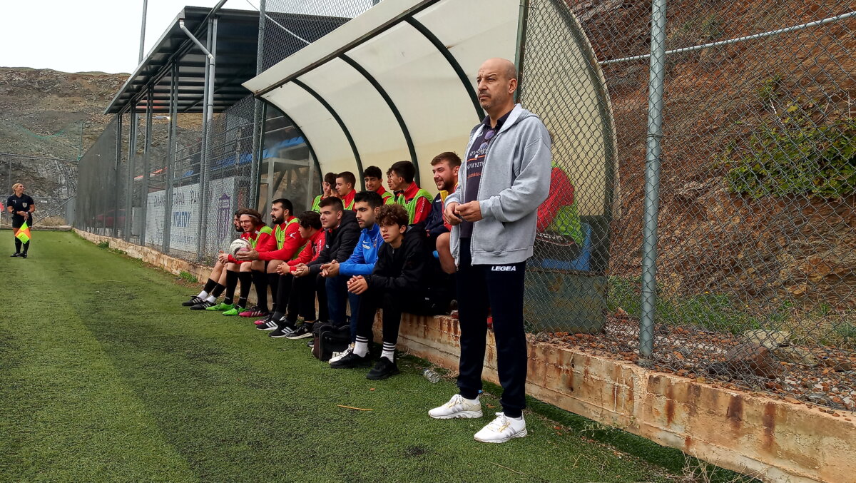 ΑΟ "Η Θήβα"-Ενωση Ασπρα Σπίτια/Αντίκυρα 3-0 (video+pics) - STARSPORTS.GR