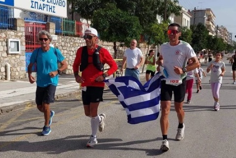 Δρομέας από τη Χαλκίδα τερμάτισε στο Σπάρταθλον - STARSPORTS.GR
