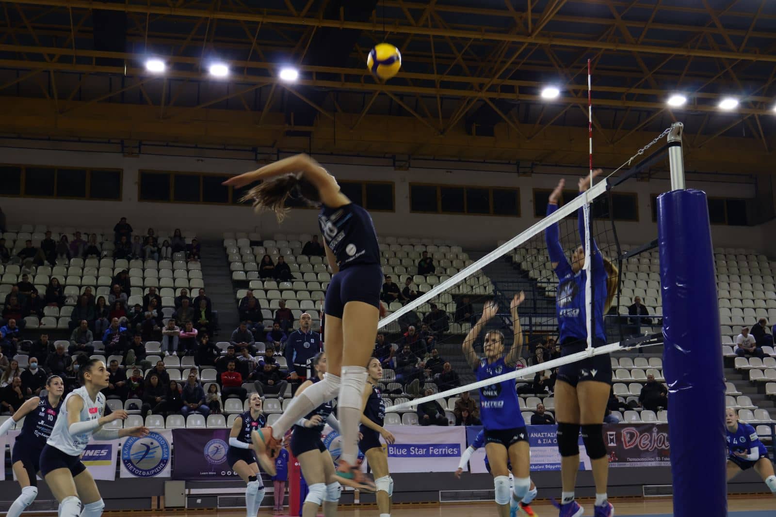 'Ηττα (3-1) στο Αιγάλεω για τον ΑΟ Λαμίας - STARSPORTS.GR