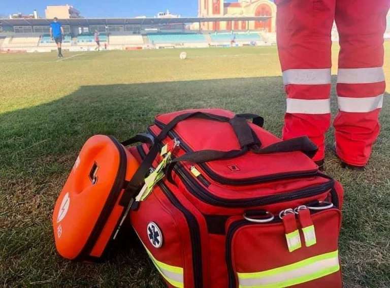 Απάντηση της ΚΕΔΕ στην ΕΠΟ: Η γηπεδούχος ομάδα υπεύθυνη για απινιδωτή ...