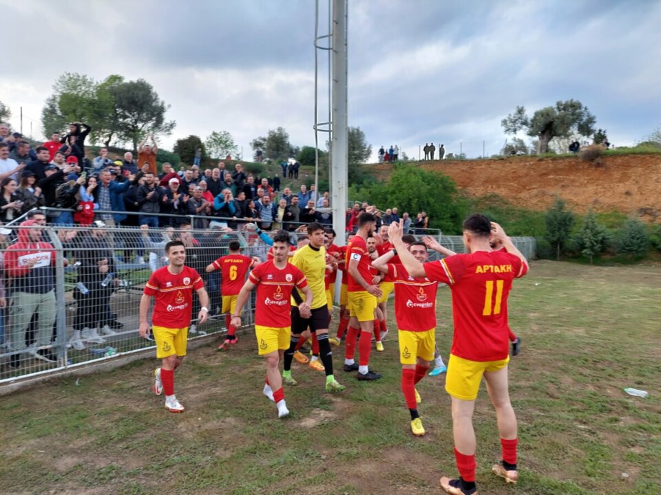 Στέψη για τον ΑΟΝΑ μέσα στη φλεγόμενη Αμάρυνθο - STARSPORTS.GR