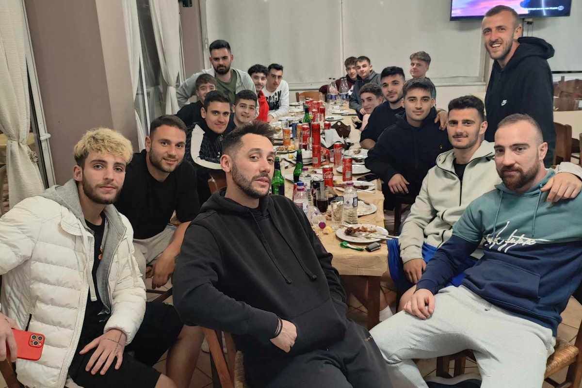 Μαλεσίνα: Δείπνο για τους πρωταθλητές, φιλικό την Τετάρτη (10/4 ...